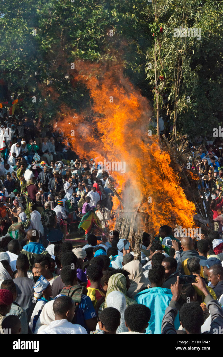 Pilgrims lighting fire celebrating Meskel Festival, Lalibela, Ethiopia ...