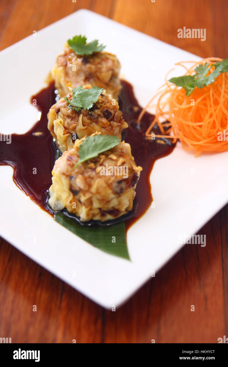 Dumpling dim sim hi-res stock photography and images - Alamy