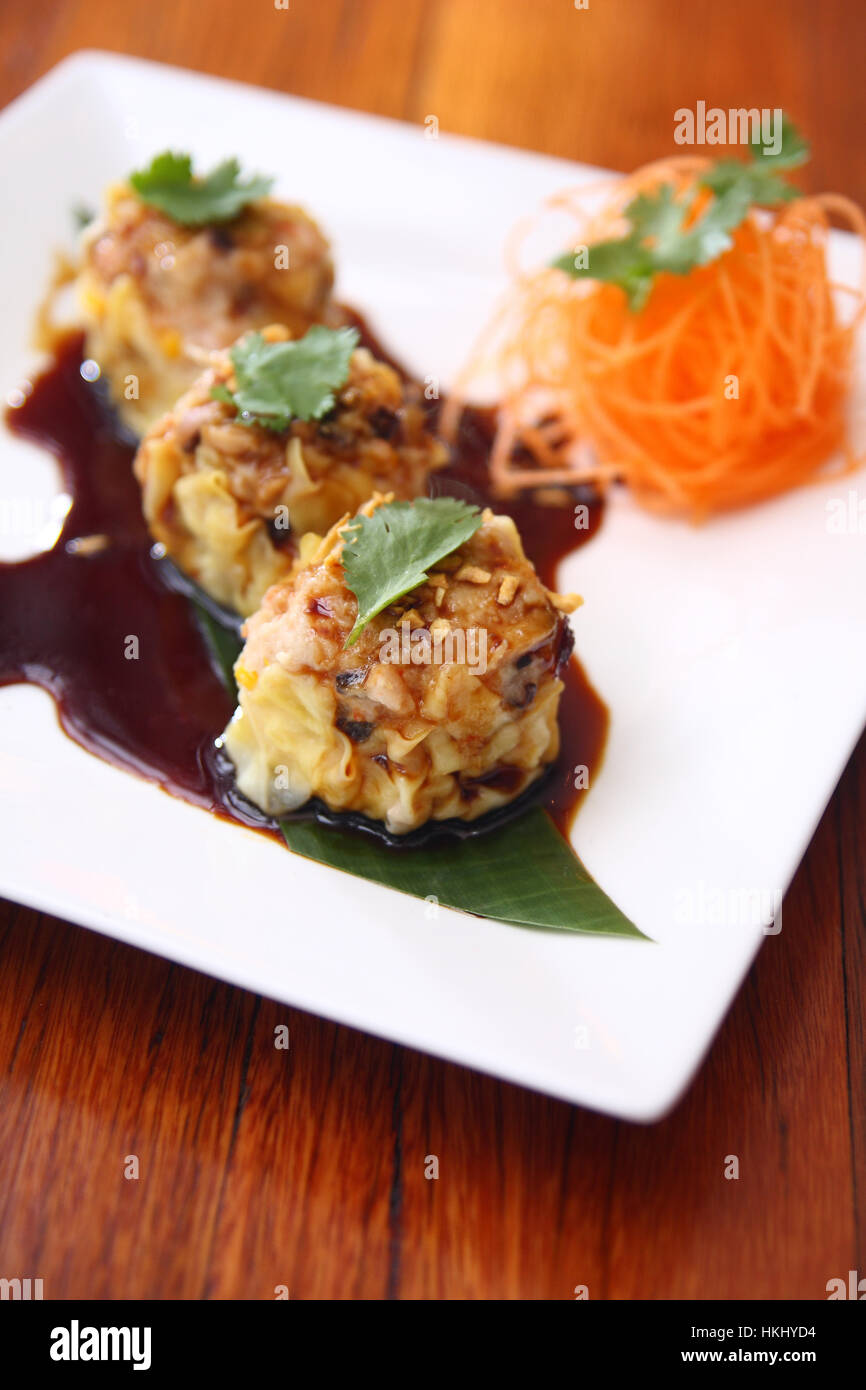 Dumpling dim sim hi-res stock photography and images - Alamy