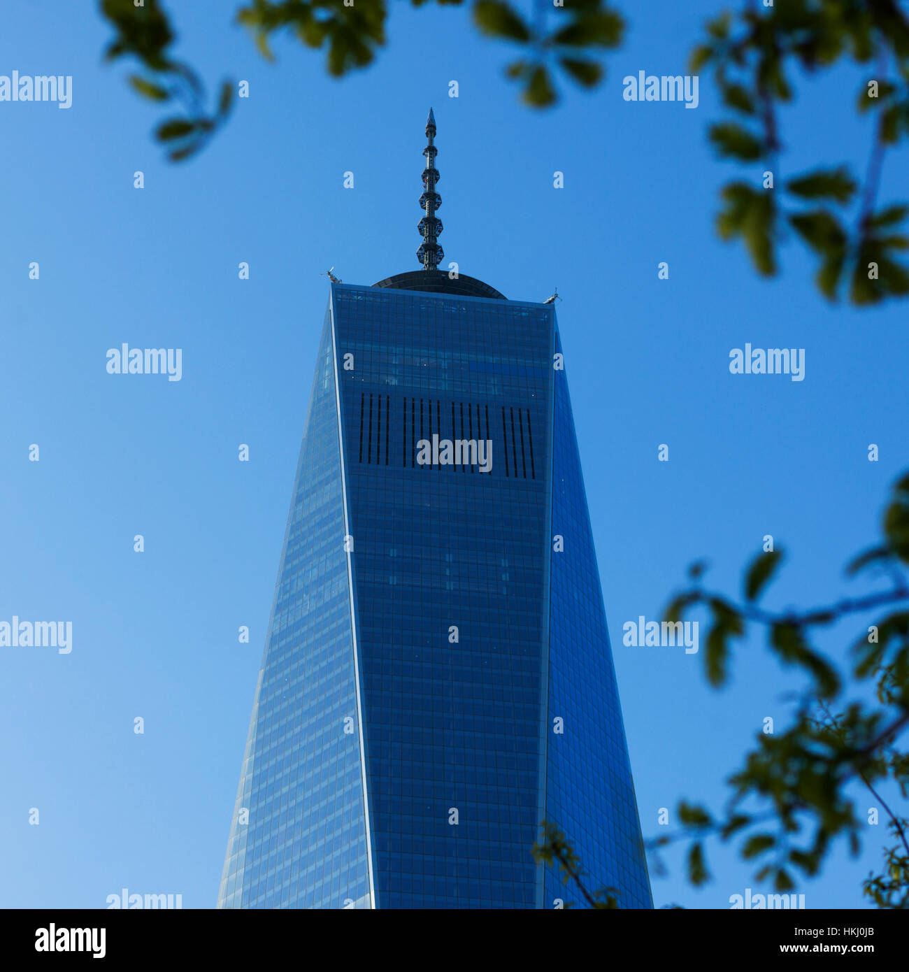 One world trade center from below hi-res stock photography and images ...