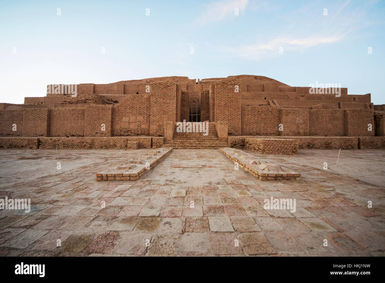Ziggurat of Chogha Zanbil; Khuzestan, Iran Stock Photo - Alamy