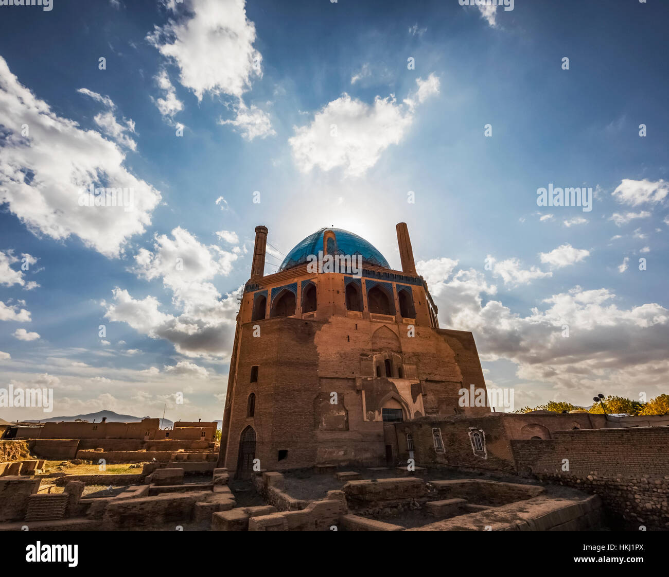 Dome of Soltaniyeh; Soltaniyeh, Zanjan, Iran Stock Photo - Alamy