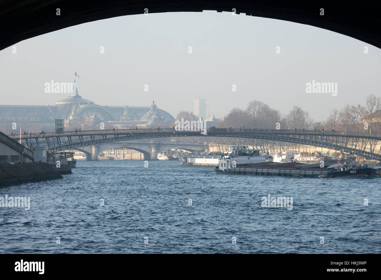View under bridges hi-res stock photography and images - Alamy