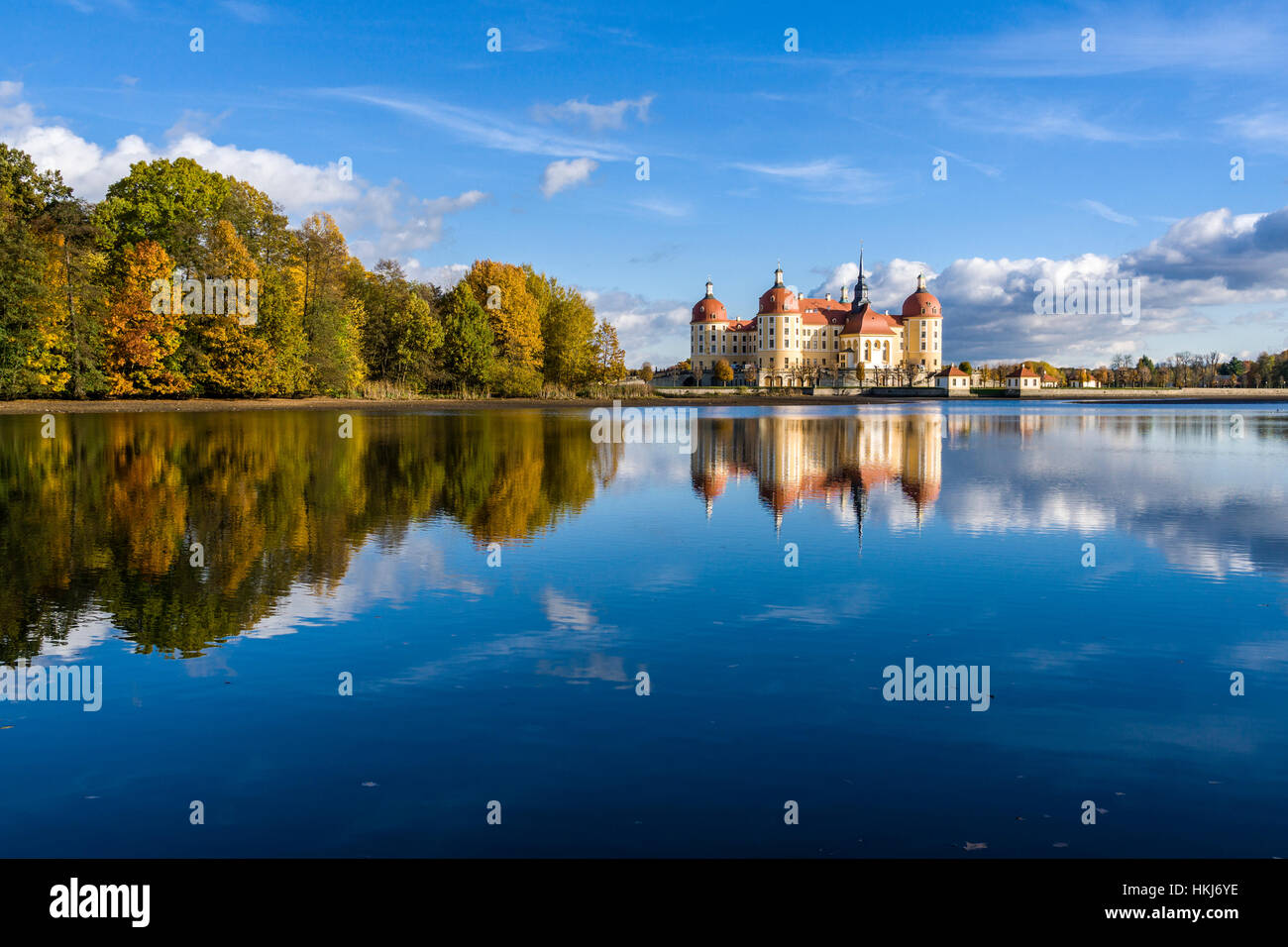 Moritzburg castle surrounded by lake, Moritzburg, Saxony, Germany Stock ...