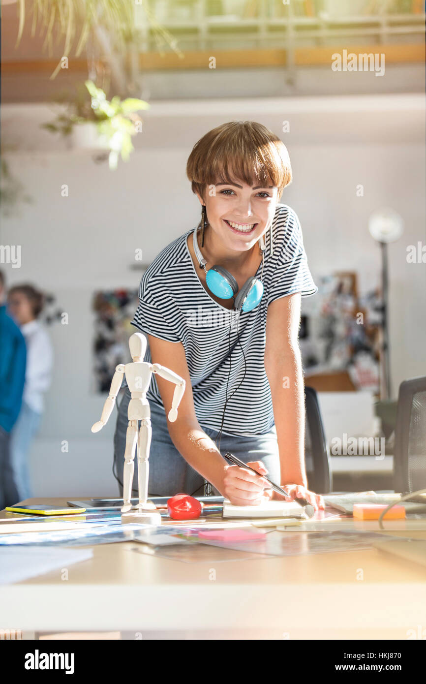 Bending female figure hi-res stock photography and images - Alamy