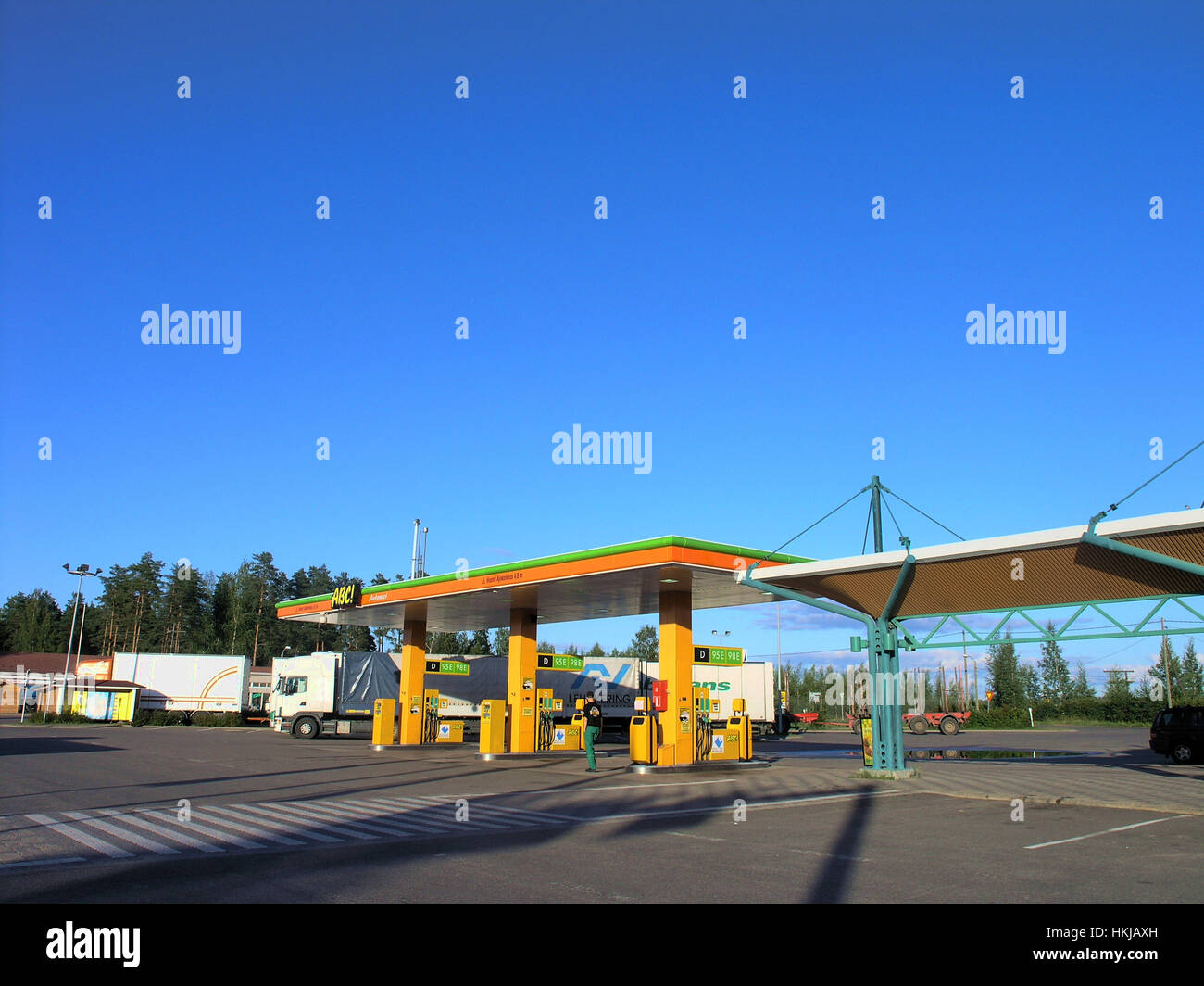 Petrol station lorry hi-res stock photography and images - Alamy
