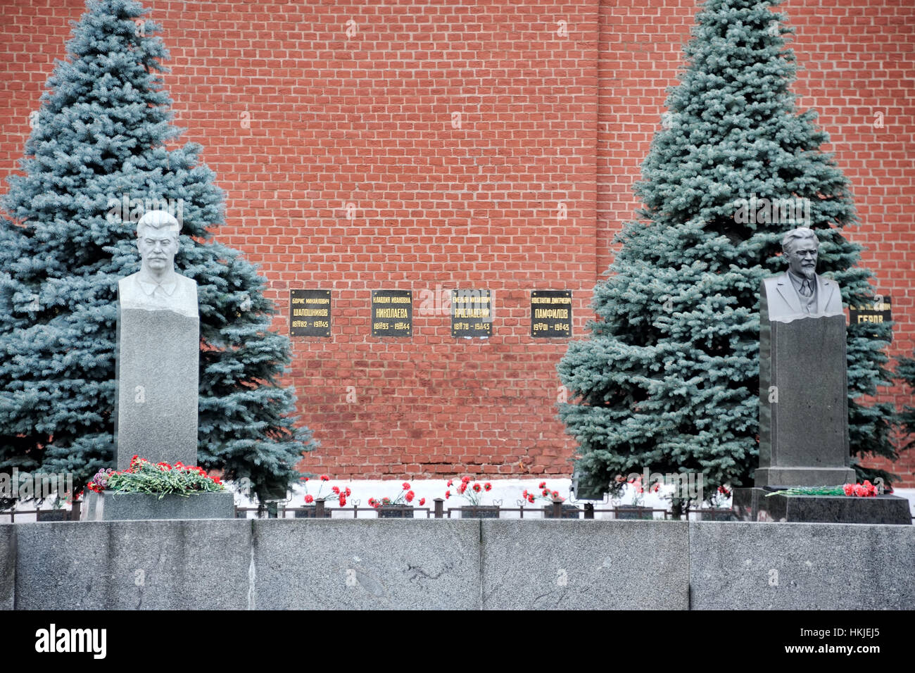 = Tombs of Stalin and Kalinin = Graves of Josef Stalin (at the left ...