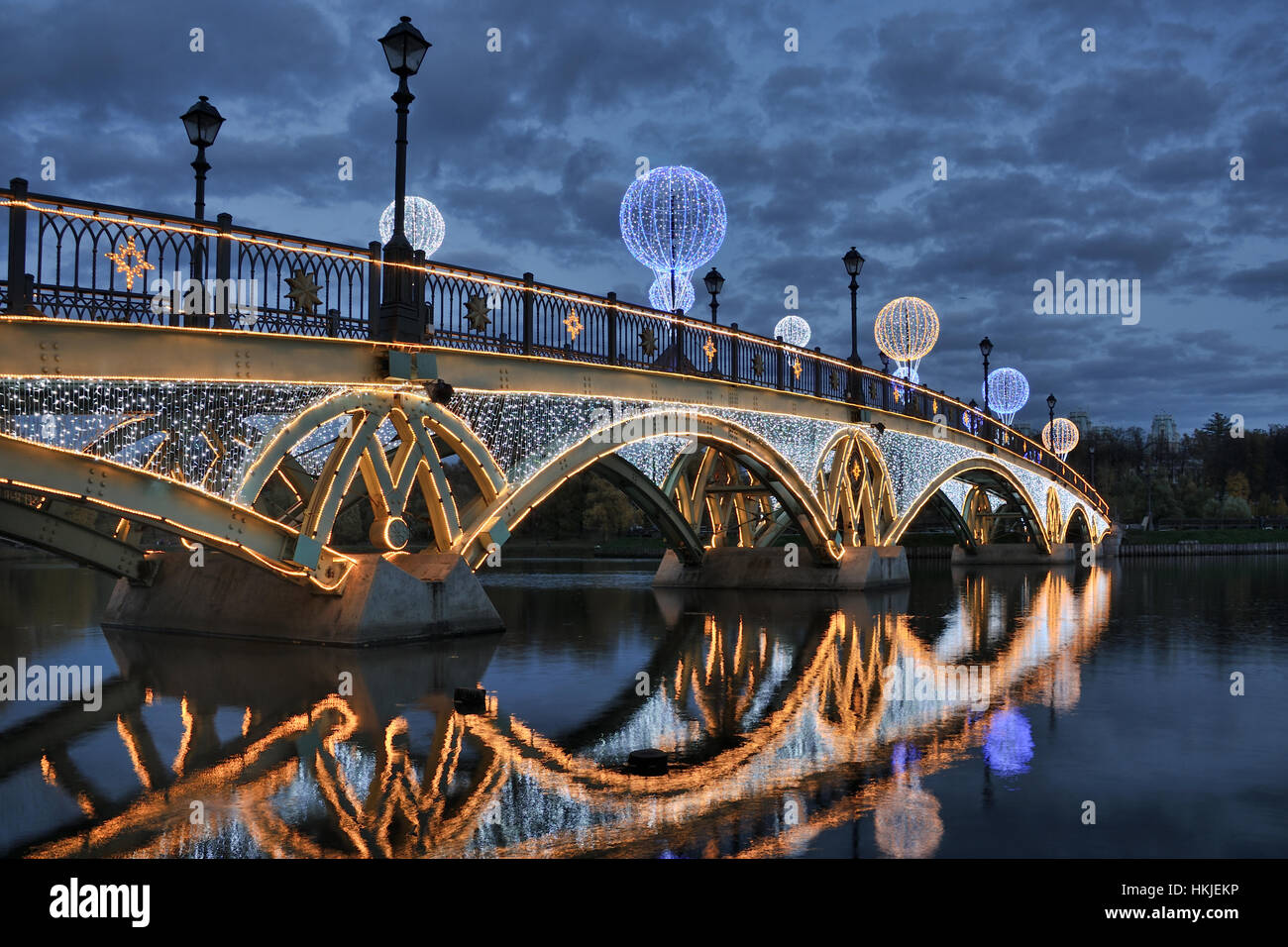 Crystal bridge hi-res stock photography and images - Alamy
