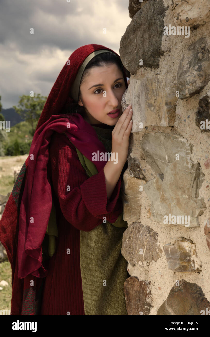 Mary magdalene at jesus tomb hi-res stock photography and images - Alamy