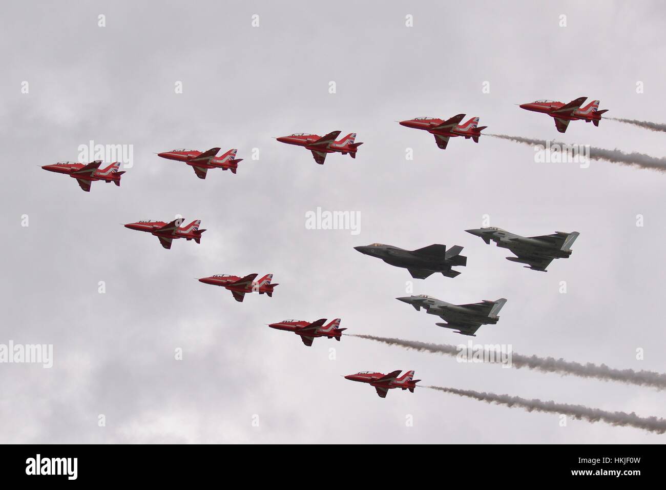 Arrows of lightning hi-res stock photography and images - Alamy