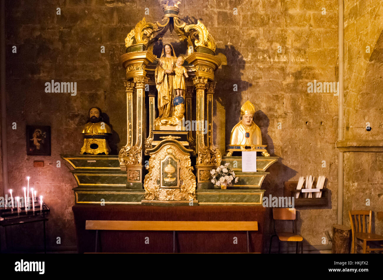 Altar small church hi-res stock photography and images - Alamy