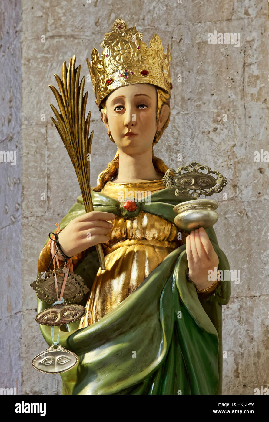 Statue of religious icon wearing crown Stock Photo - Alamy