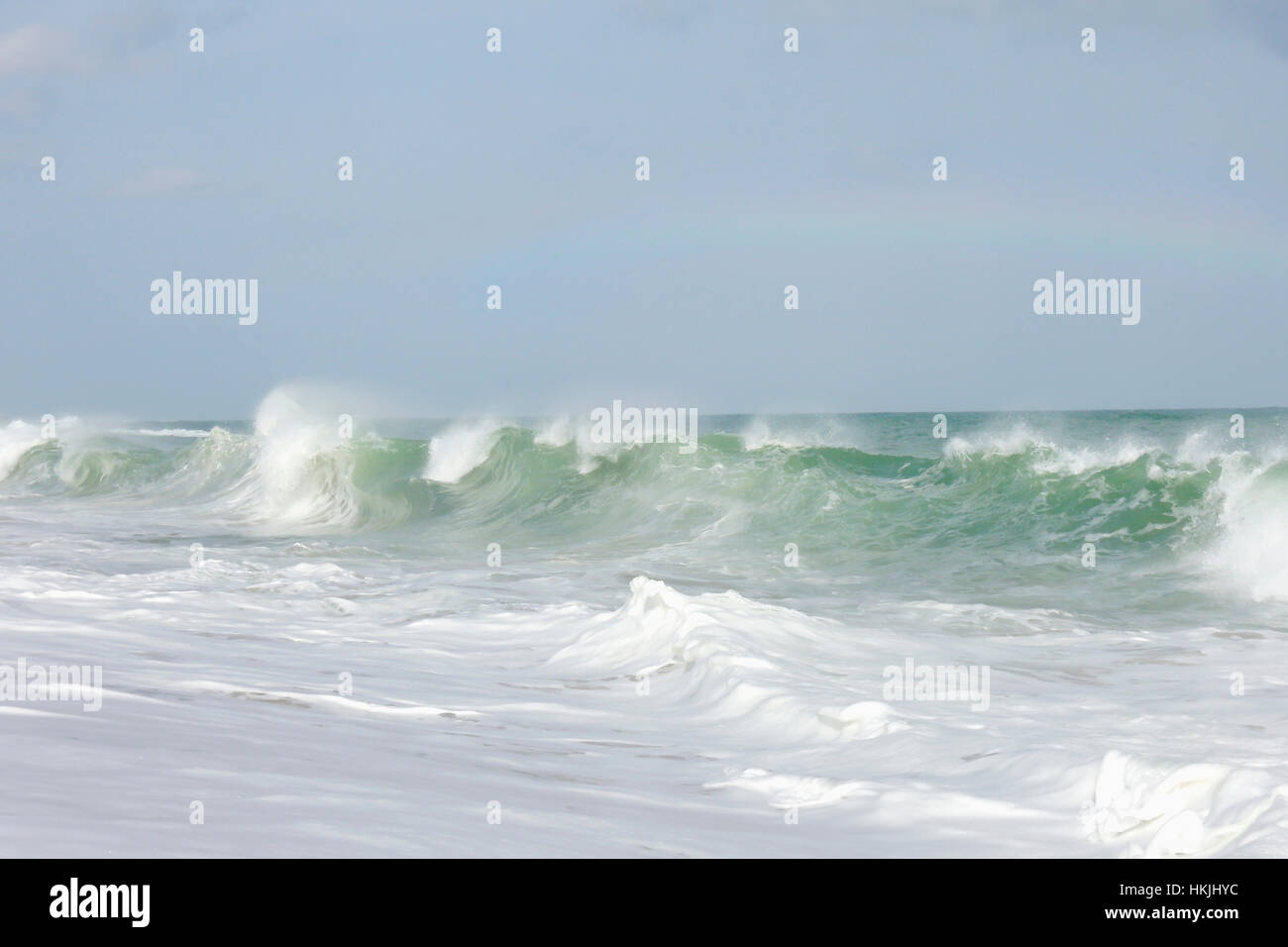 Non breaking waves hi-res stock photography and images - Alamy