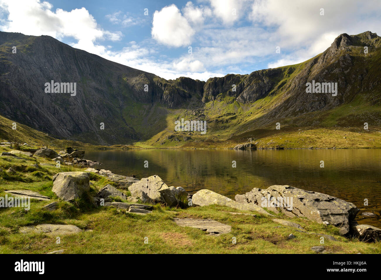 Llyn Idwal with Devil's Kitchen above Stock Photo - Alamy