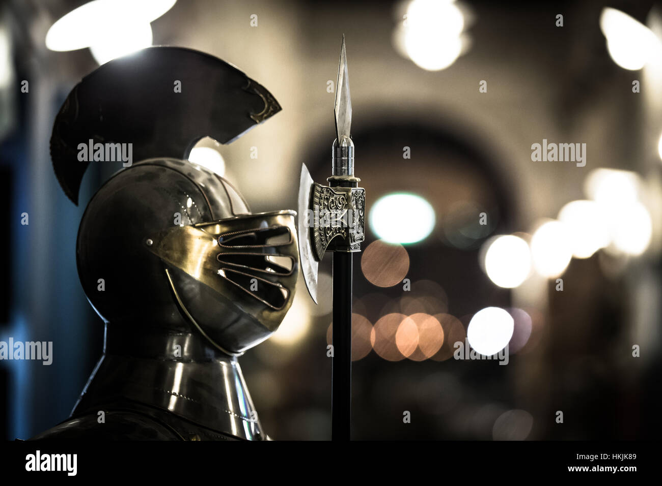 Knight armour hi-res stock photography and images - Alamy