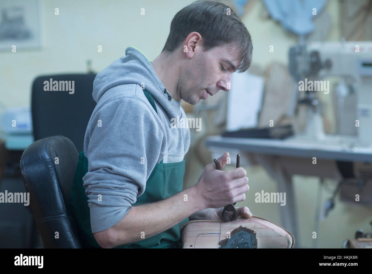 Shoemakers apron hi-res stock photography and images - Alamy