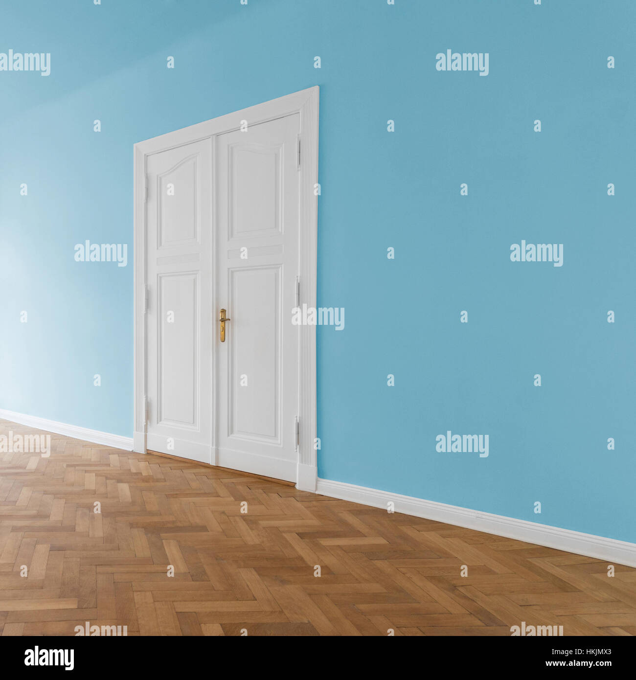 Navy blue door hi-res stock photography and images - Alamy