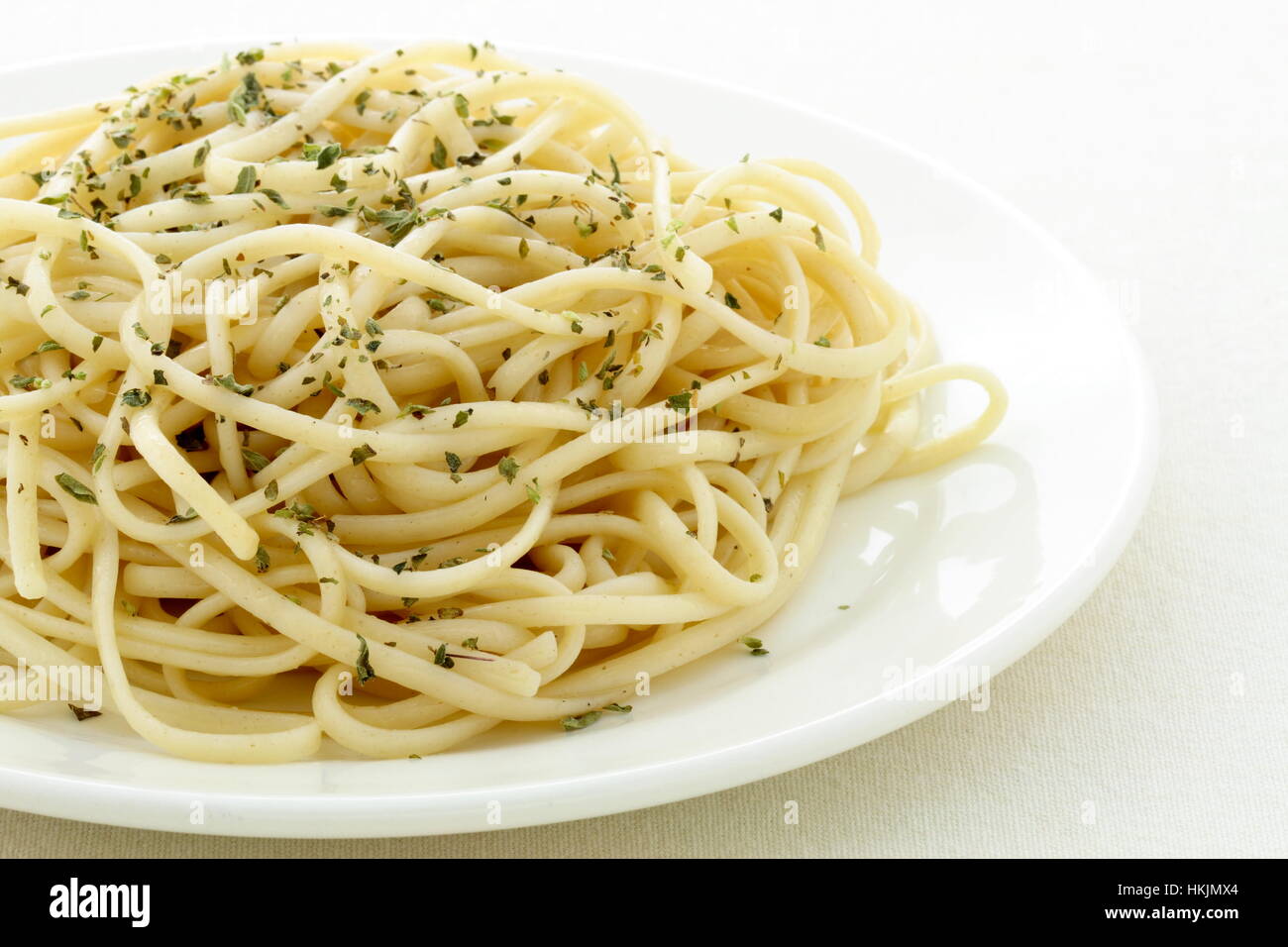 delicious italian plain spaghetti with italian herbs fresh butter and ...