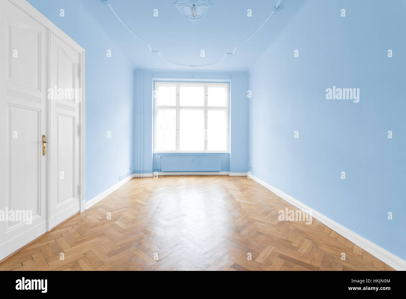 Blue empty room hi-res stock photography and images - Alamy