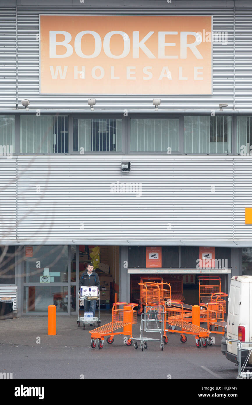 The UK’s biggest food wholesaler, Booker Group,cash and carry ...