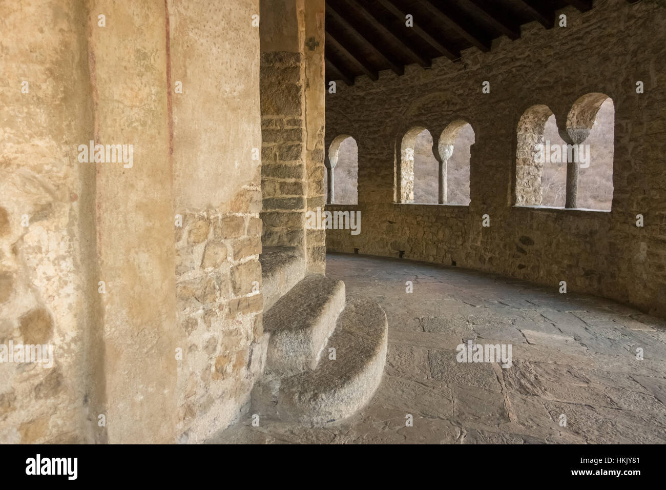 Arched windows castle hi-res stock photography and images - Alamy