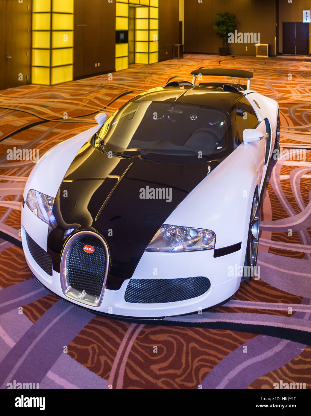 Bugatti veyron international hi-res stock photography and images - Alamy