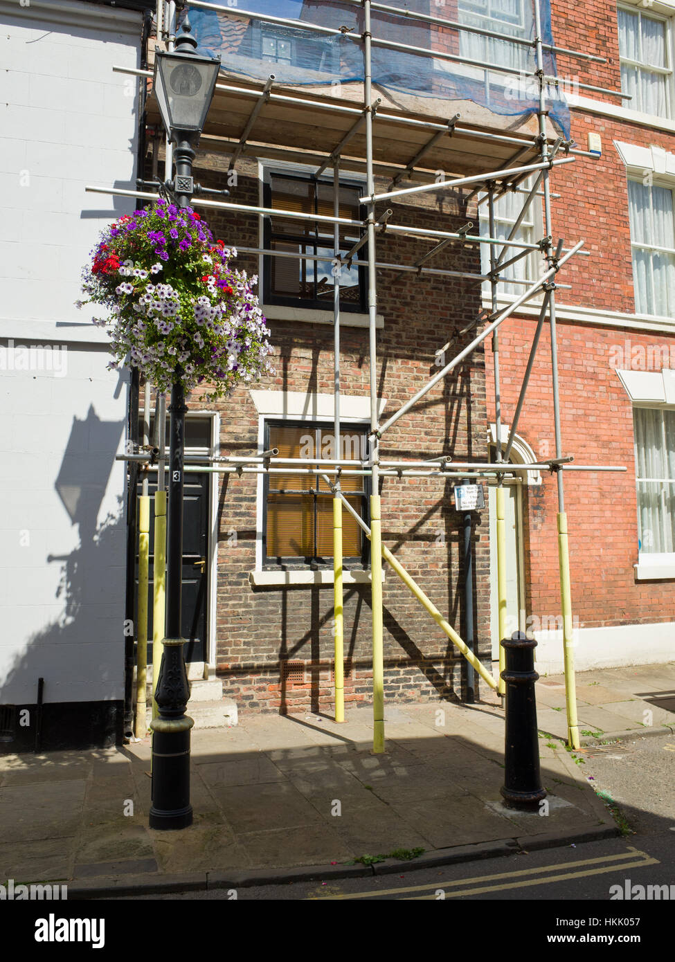 Scaffolding Outside Building Being renovated Stock Photo - Alamy