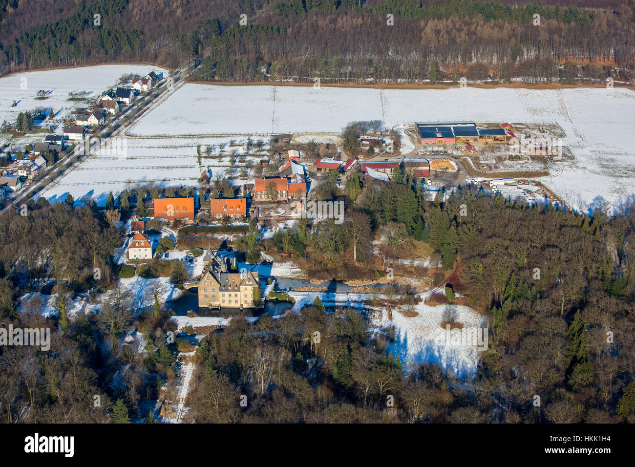Castle Schloss Höllinghofen in winter, ice, winter light, Arnsberg ...