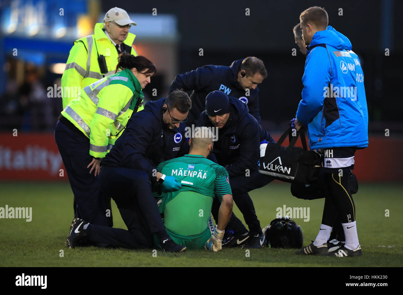Hove albion goalkeeper niki maenpaa hi-res stock photography and images ...