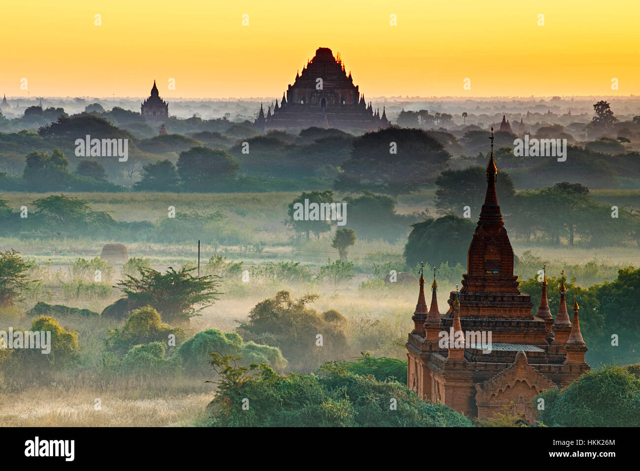 Scenic view of ancient Bagan temple during golden hour Stock Photo - Alamy