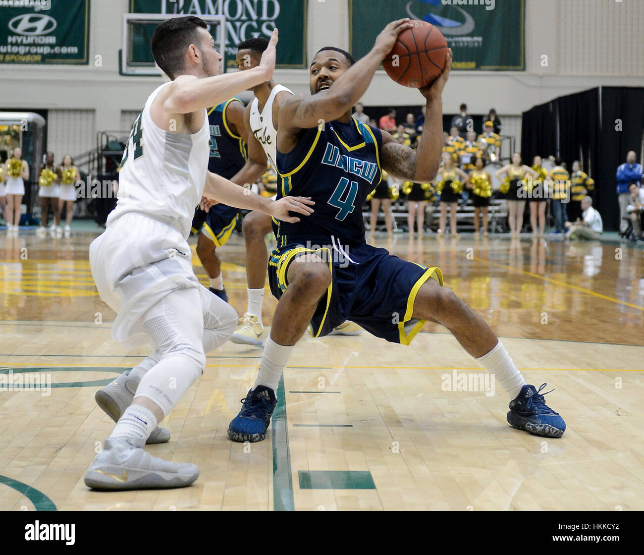 Williamsburg, USA. 28th Jan, 2017. UNC Wilmington guard Jordan Talley ...