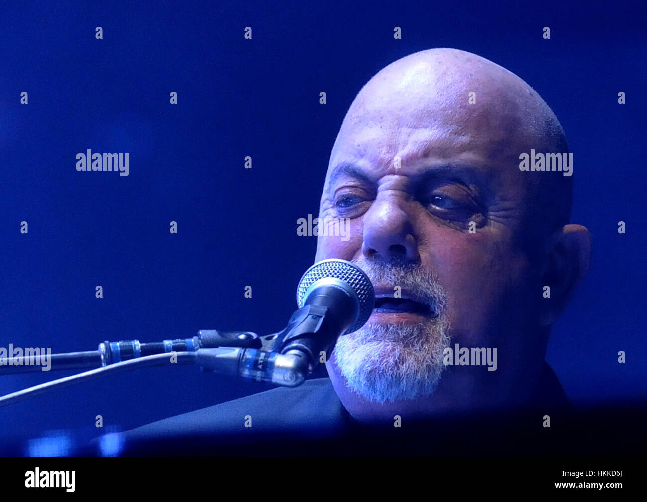 Florida, USA. 27th Jan, 2017. Billy Joel performs before a sold out ...