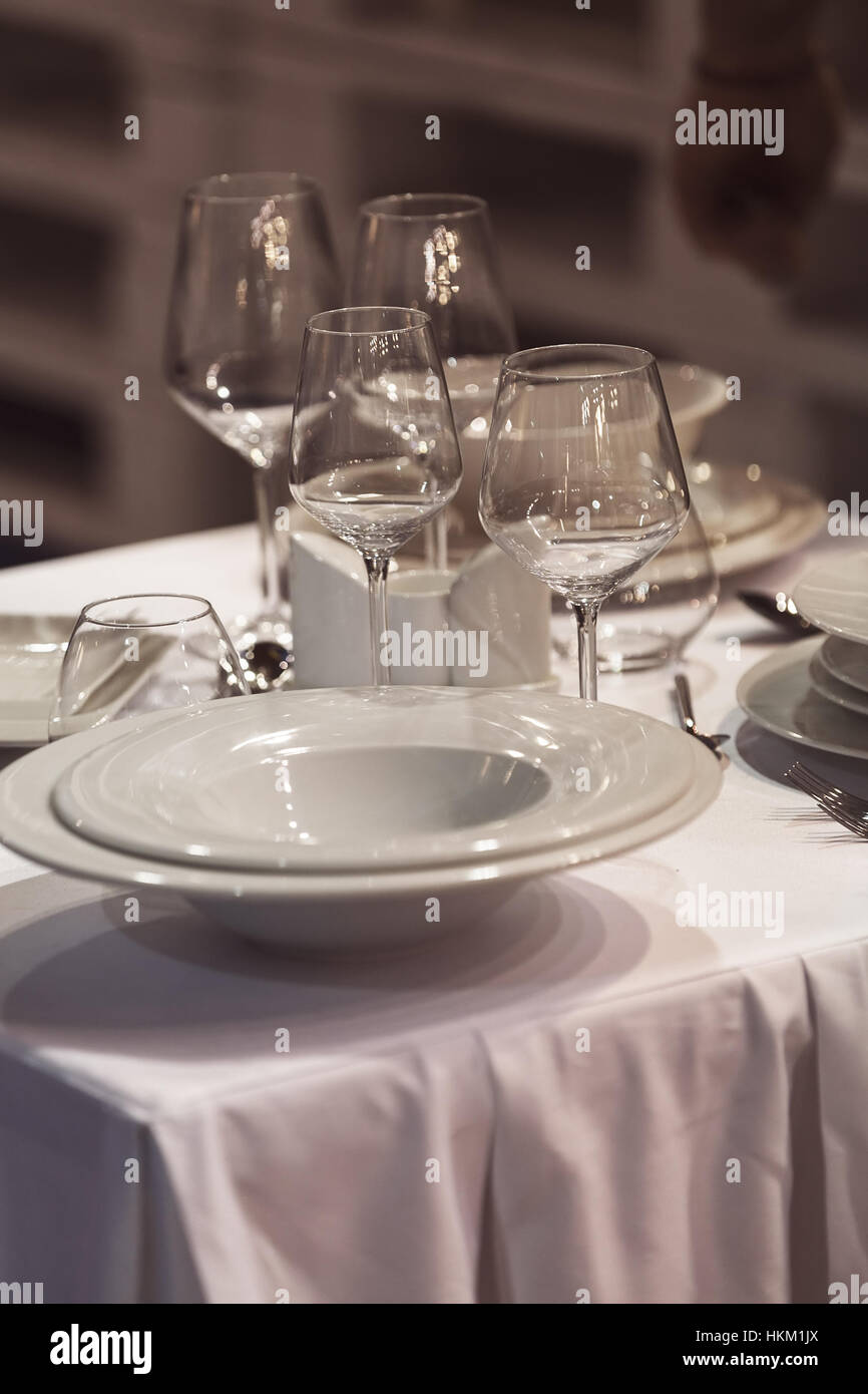 ceramic plates and elegant cups for restaurants at the exhibition, note ...