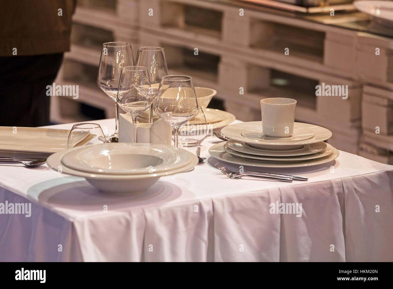 ceramic plates and elegant cups for restaurants at the exhibition, note ...