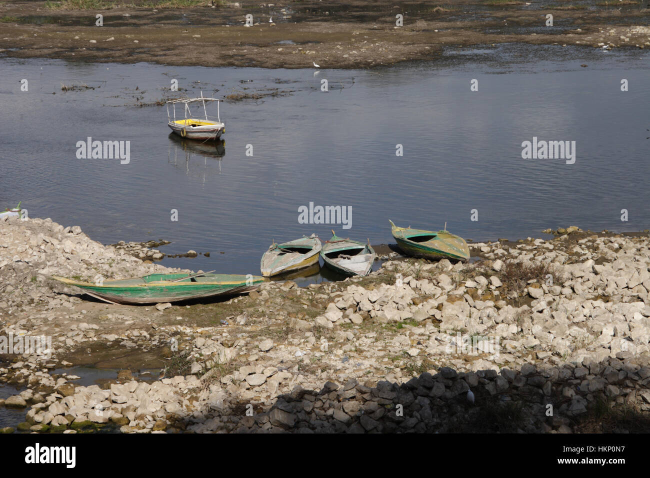 Nile rocks hi-res stock photography and images - Alamy