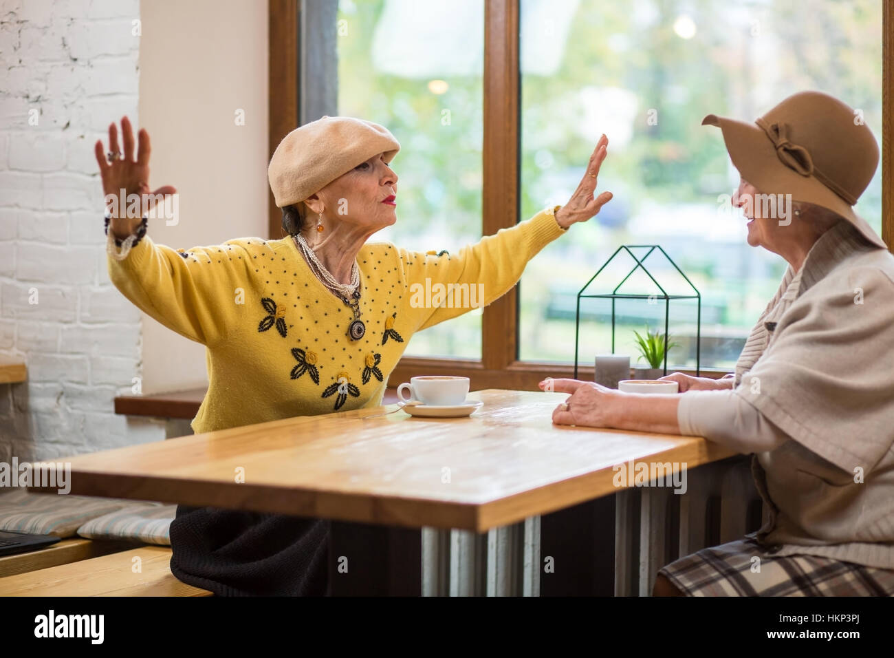 Raise table hi-res stock photography and images - Alamy