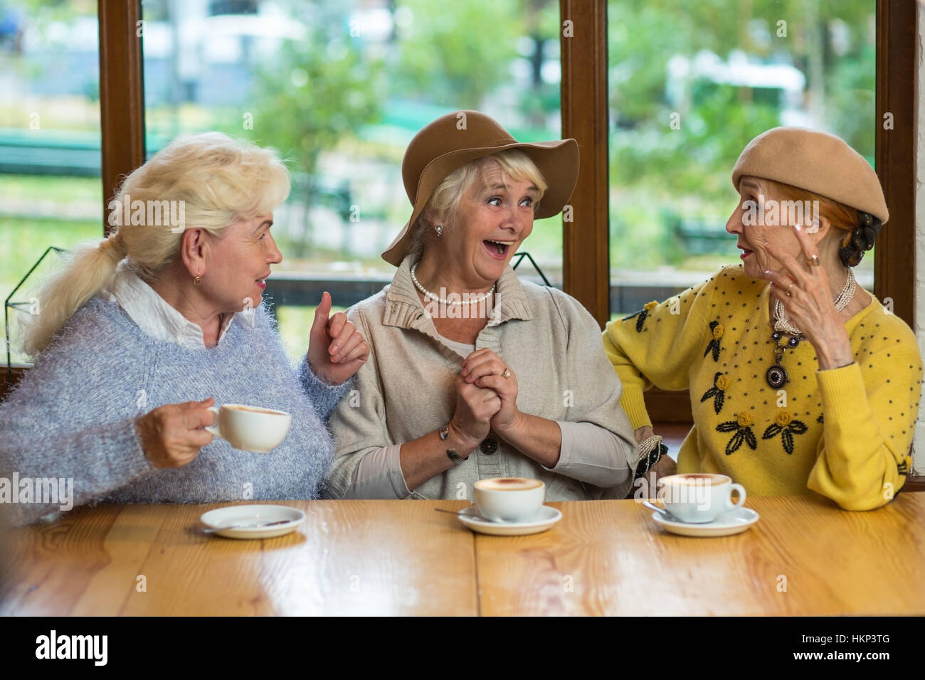 Three old women coffee hi-res stock photography and images - Alamy