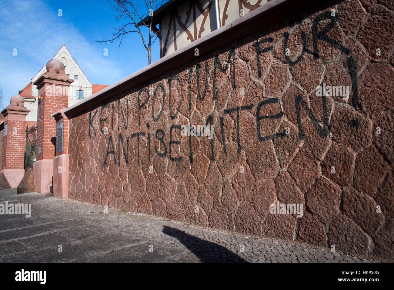Graffiti against racism hi-res stock photography and images - Alamy