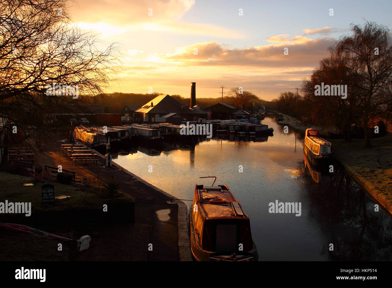 Norbury junction union canal hi-res stock photography and images - Alamy