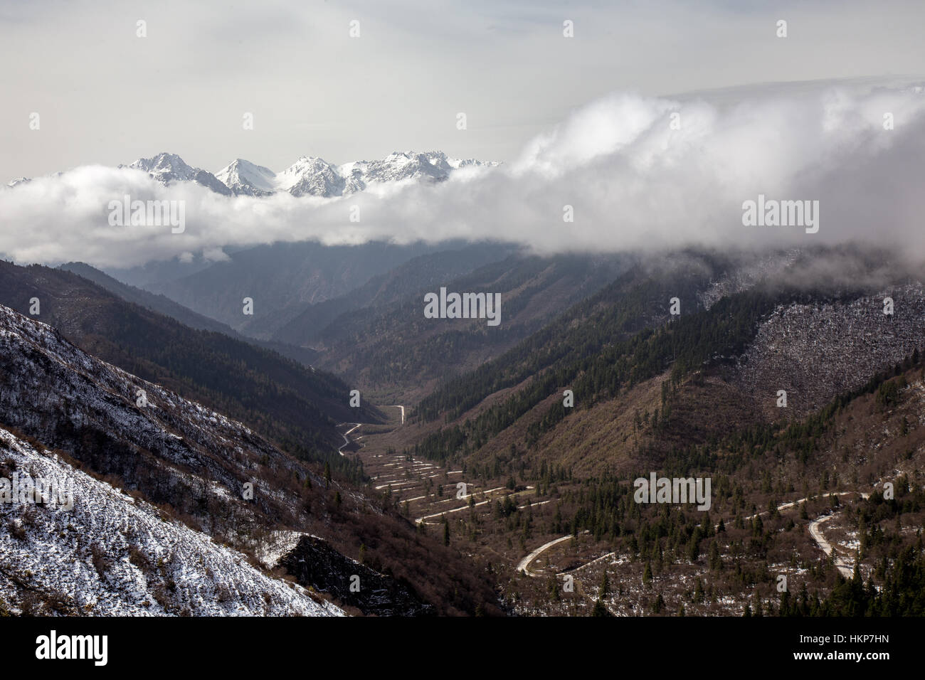 Tibetan pass hi-res stock photography and images - Alamy