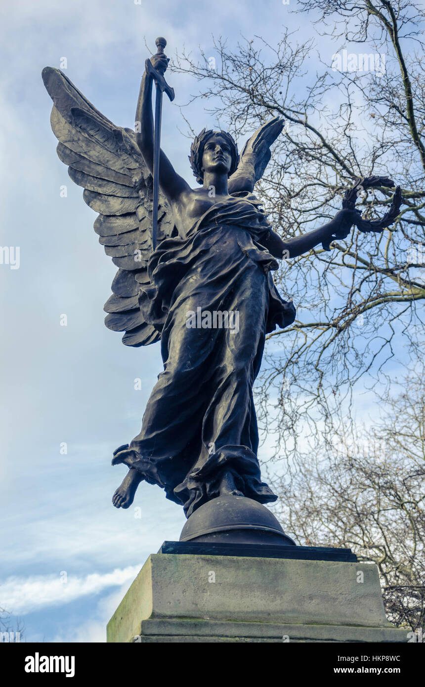War Memorial Angel Statue Angel Stock Photos & War Memorial Angel ...