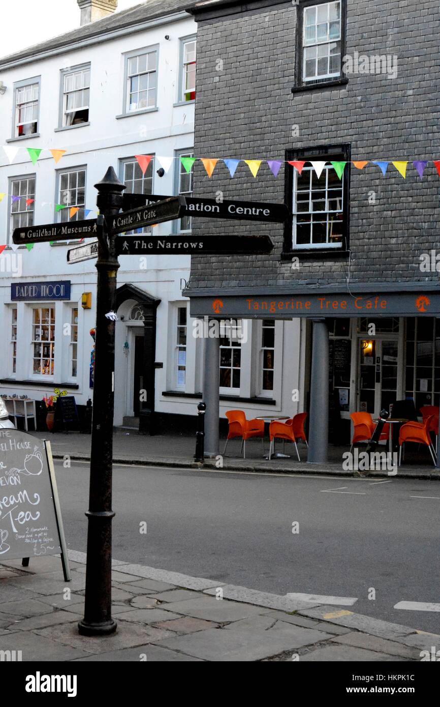 High Street Totnes, Devon Stock Photo - Alamy