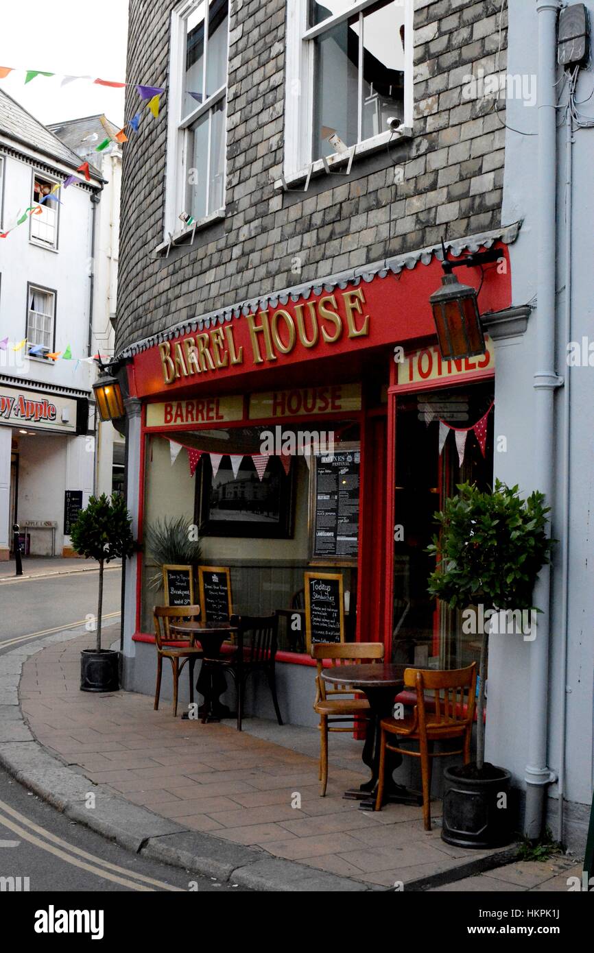 Street totnes hi-res stock photography and images - Alamy
