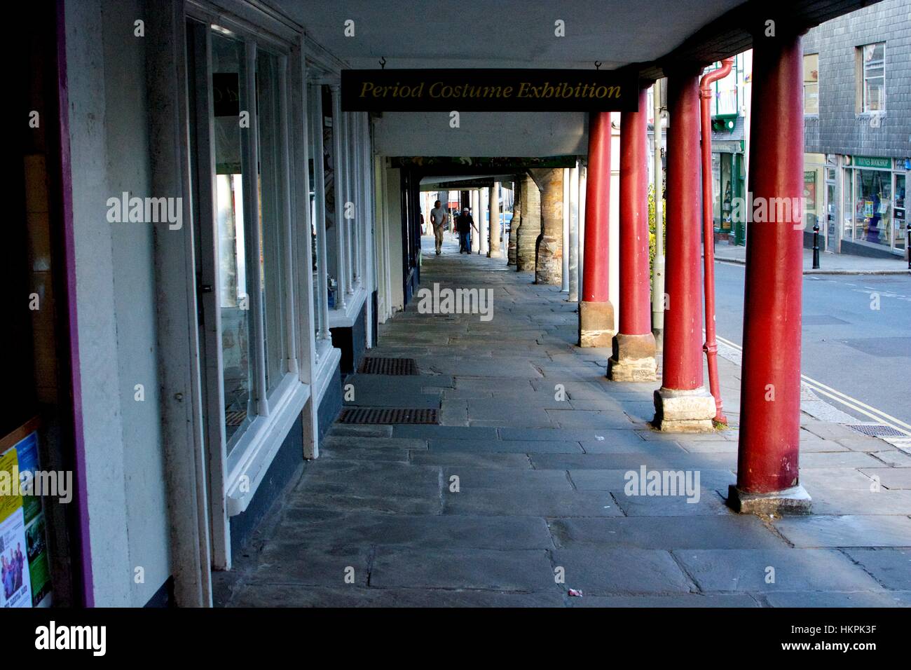 Street View Totnes Devon Stock Photo - Alamy