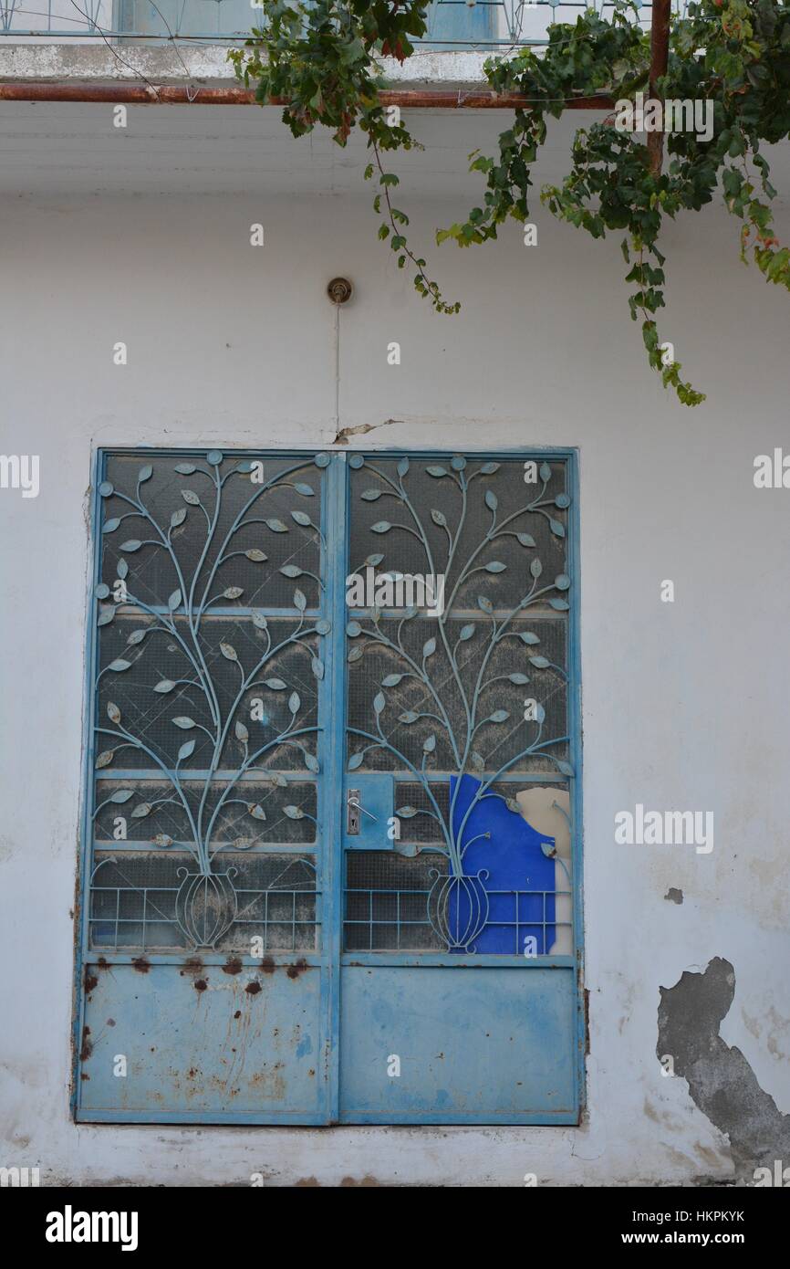 Stone building blue window hi-res stock photography and images - Alamy