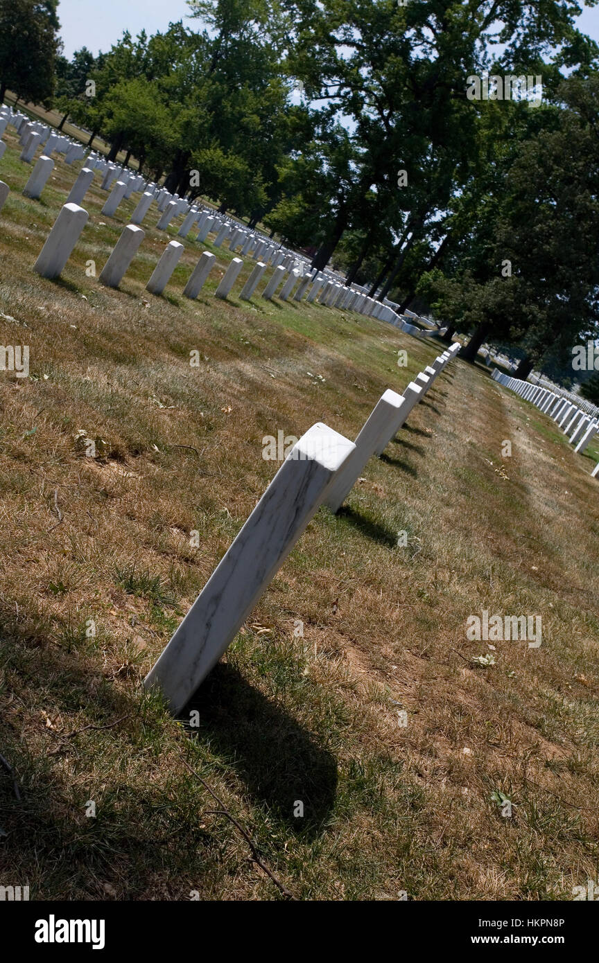 Rows of graves hi-res stock photography and images - Alamy Rows of graves hi-res stock photography and images - Alamy