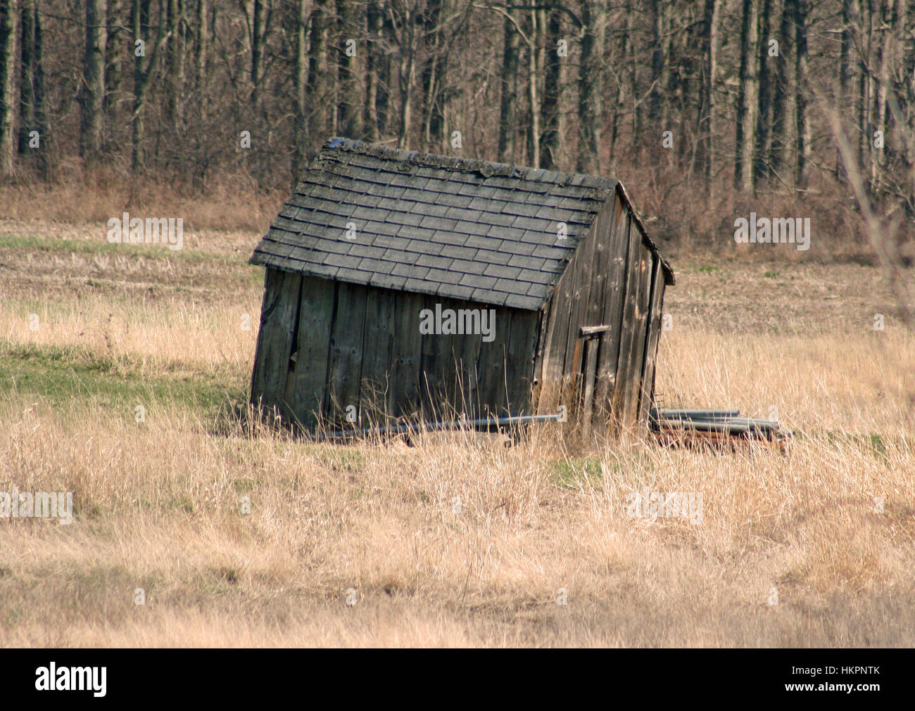 Shed in farm field hi-res stock photography and images - Alamy