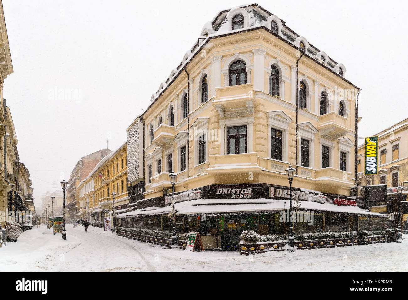 City street snow architecture hi-res stock photography and images - Alamy