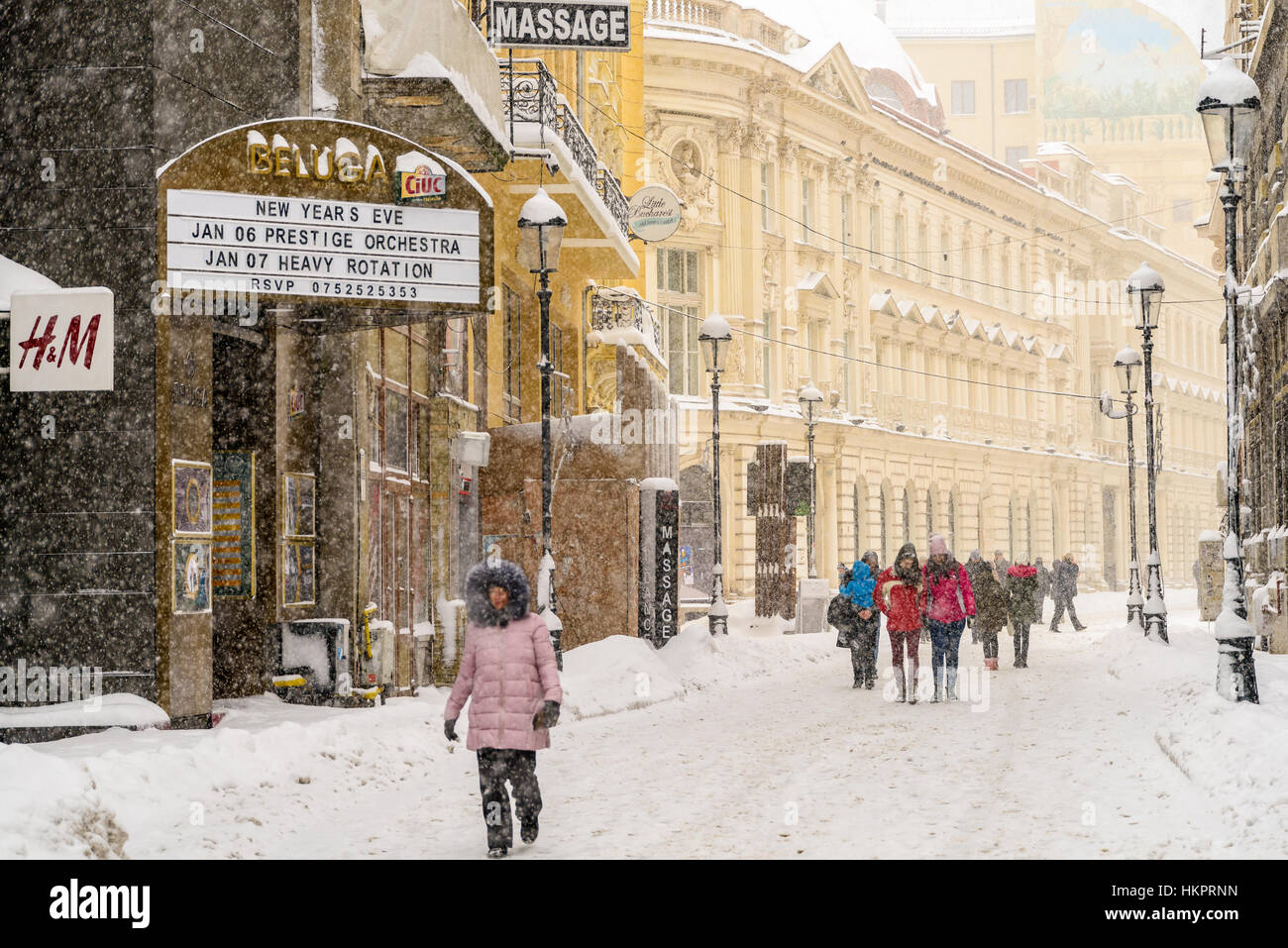 Europe snow people architecture hi-res stock photography and images - Alamy