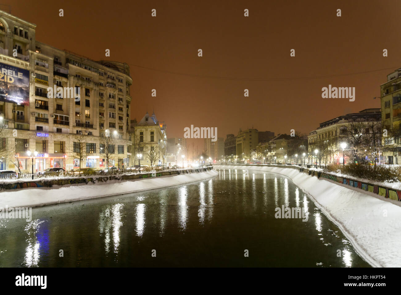 Buildings night during snowstorm in hi-res stock photography and images ...